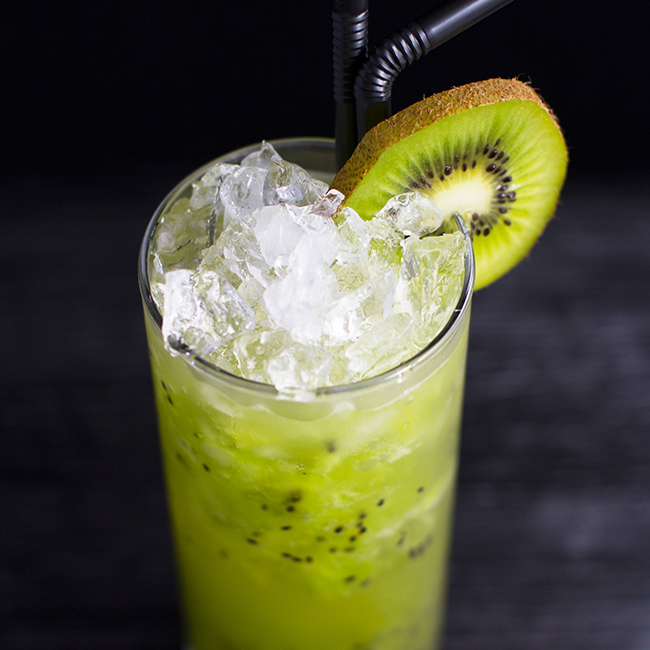 2-mr-green-cocktail-social - almondtozest.com